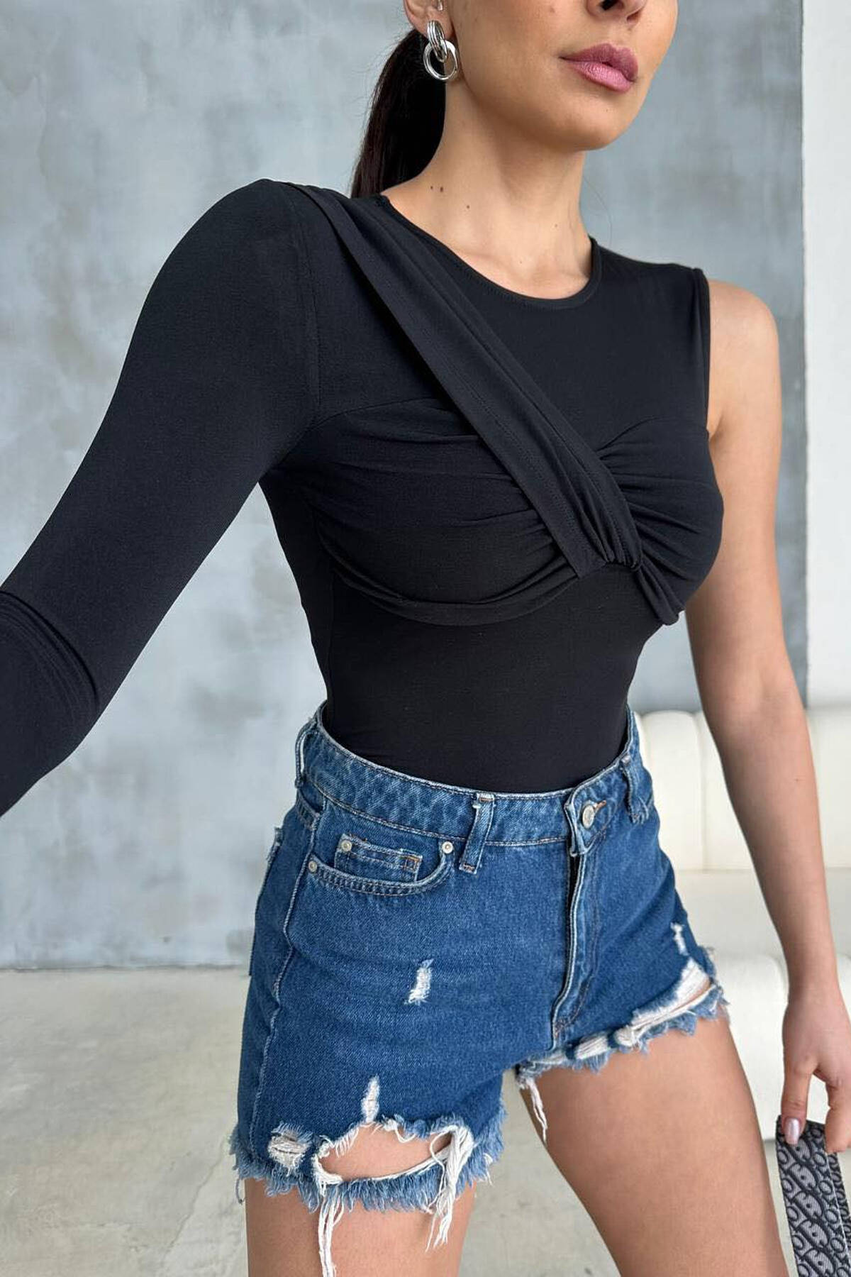 ONE COLOR ONE ARM WOMAN BODY BLACK BODY EL-9058