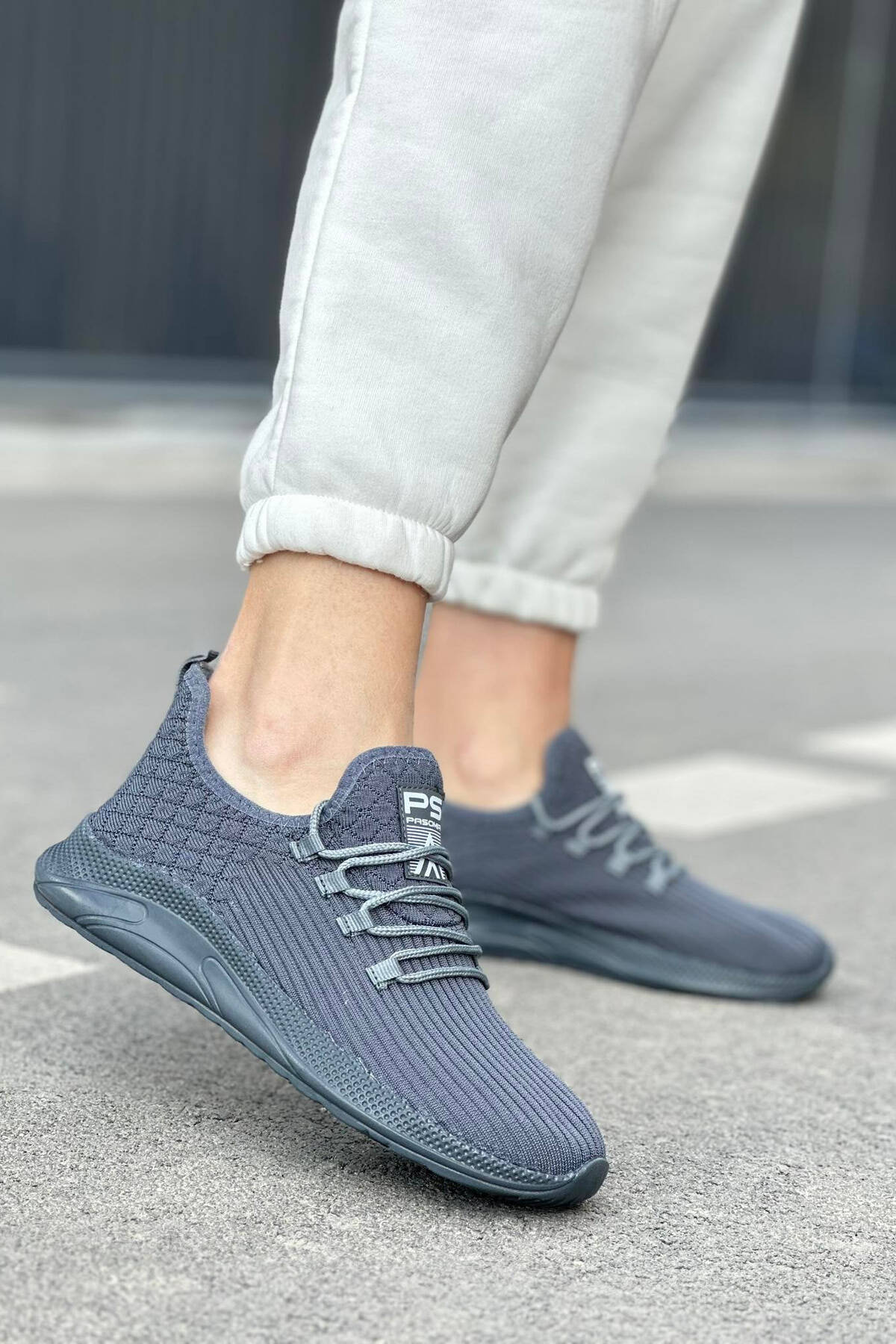 SIMPLE ONE COLOR WOMAN SNEAKERS DARK GREY/GEE SNEAKERS PAS-062